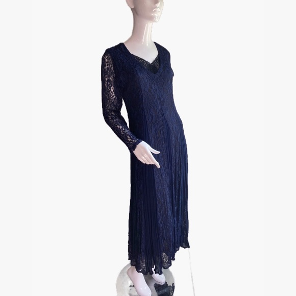Starina | Dresses | Vintage Starina Navy Long Sleeve Lace Overlay Dress ...